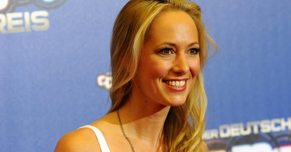 Angela Finger-Erben: Versehentlicher Slip-Blitzer!