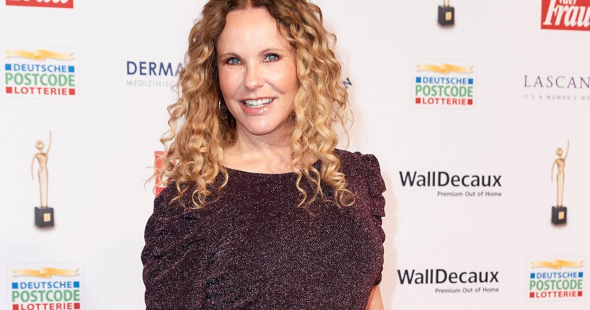 Katja Burkard begeistert Fans mit Bikini-Fotos