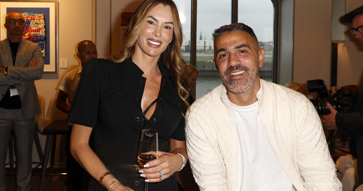 Kamylinha nud usual meeting organized by phone or SMS.