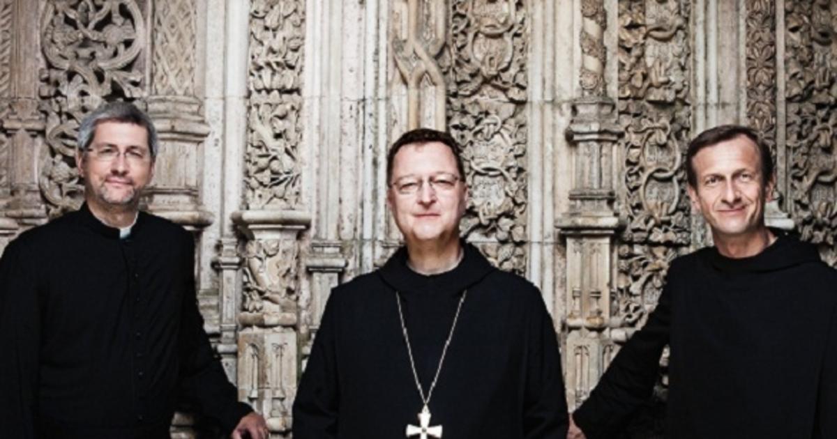 Die Priester treten beim Vorentscheid des ESC an