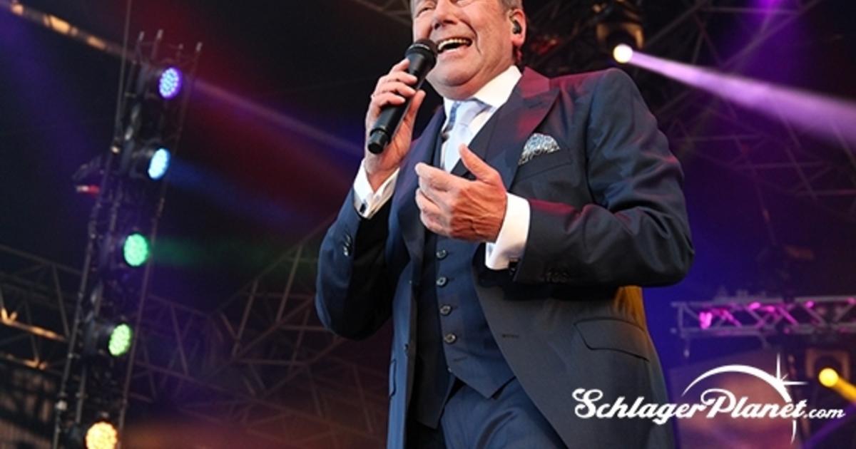 „KaiserMania“ 2015: Rolands Auftakt am Dresdner Elbufer