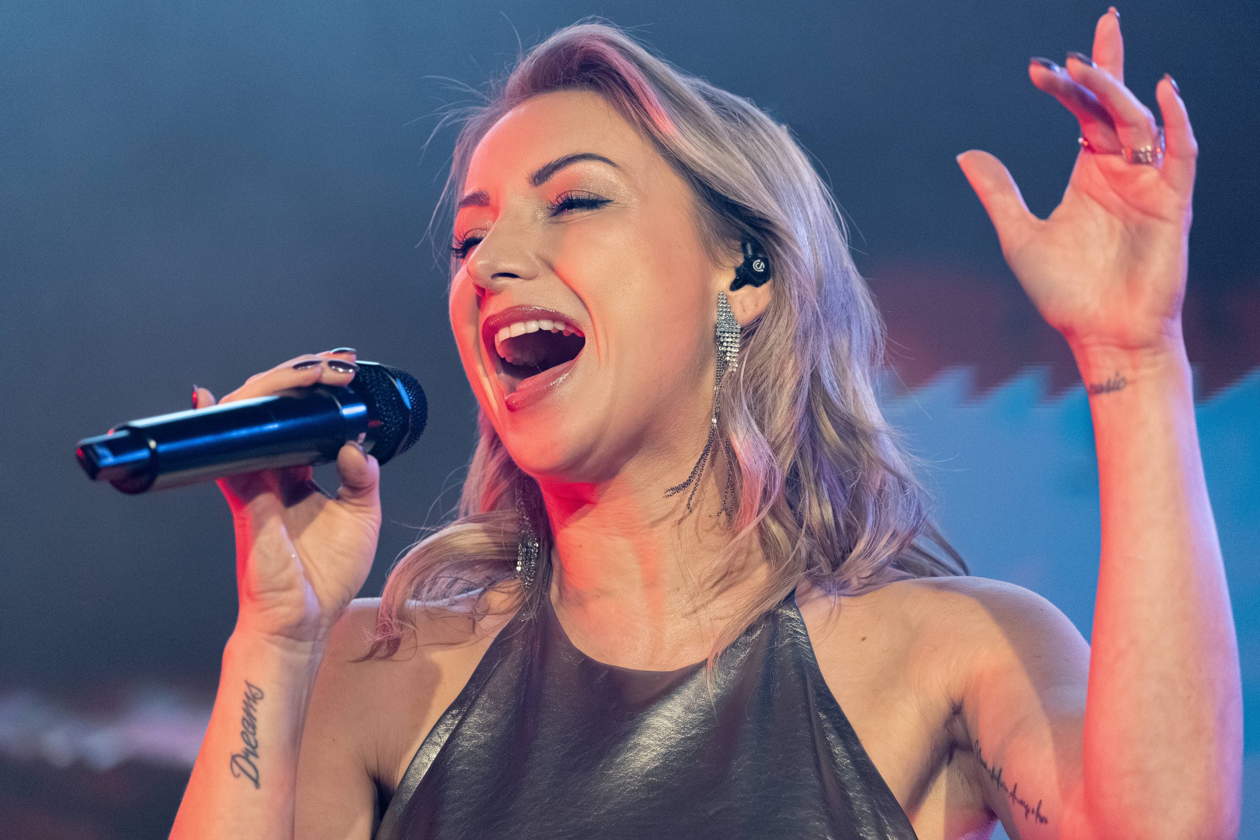 Anna-Carina Woitschack und ihre schönsten Bilder! - Schlagerplanet.com