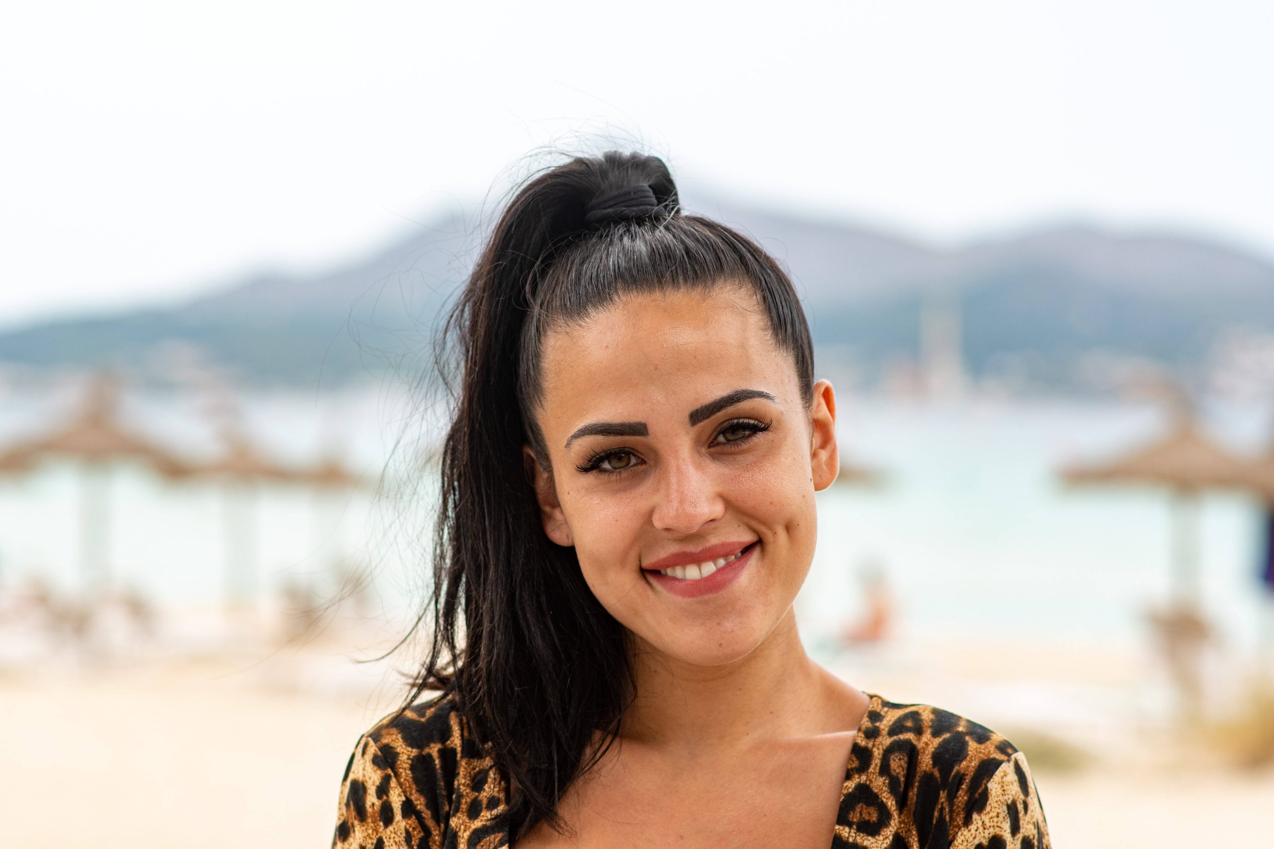 „Peinlicher Moment: Ein Kandidat sorgt direkt zum Start für Überraschung - Schlagerplanet.com